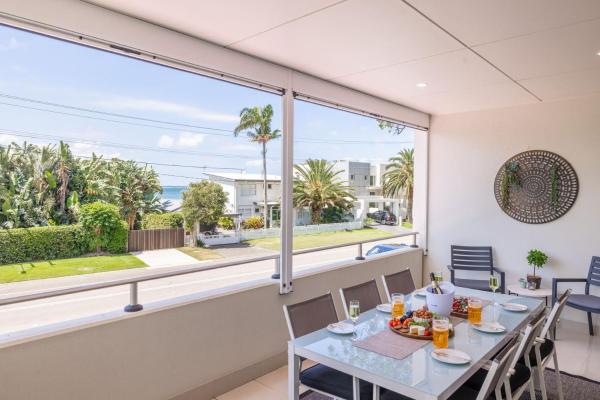 Living The Dream, 7a Sandy Point Rd - Views, Air Con, Linen - Port Stephens