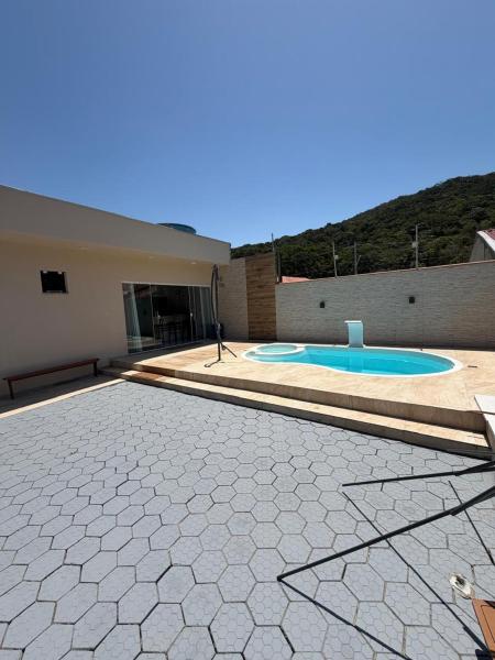 House With Swimming Pool, To Accommodate Up To 14 People - Bombinhas