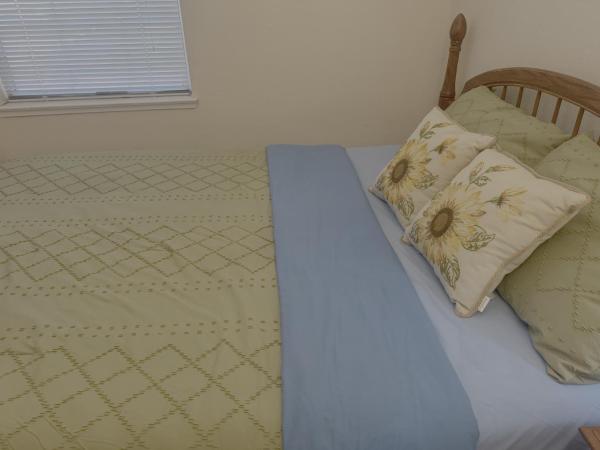 Cozy Affordable Private Room Near Shopping Ideal For Long Term - Tracy, CA