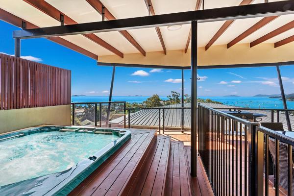 Whiskey On Orana - Cannonvale