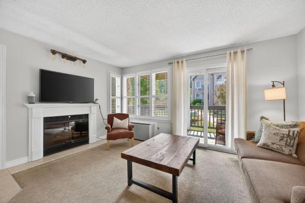 Heavenly Hideaway Ski-in-out Pool Shuttle - Thornbury