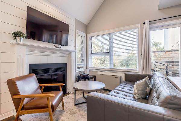 Northern Tranquility Ski-in-out Pool Shuttle - Thornbury