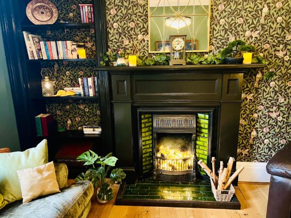 Carvetii - Abbey View, 1st Floor Flat, City Centre - Dunfermline