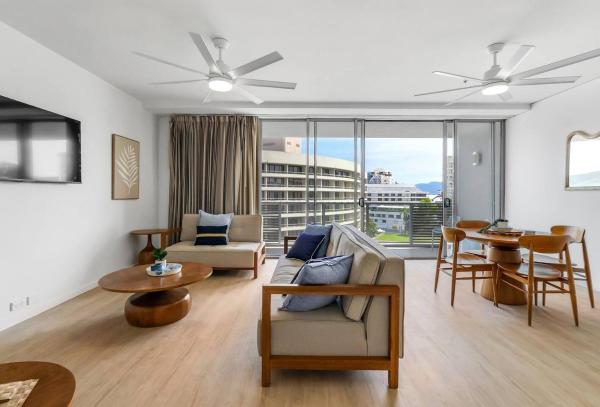 Marina Vista Waterfront Stay Near Dining And Markets - Cairns