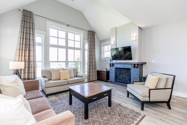 Sunny Days - Steps To Blue Mtn - Hot Tub & Shuttle - Collingwood