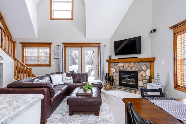 Snowy Mountain Summit & Sol - Shuttle - Patio - Collingwood