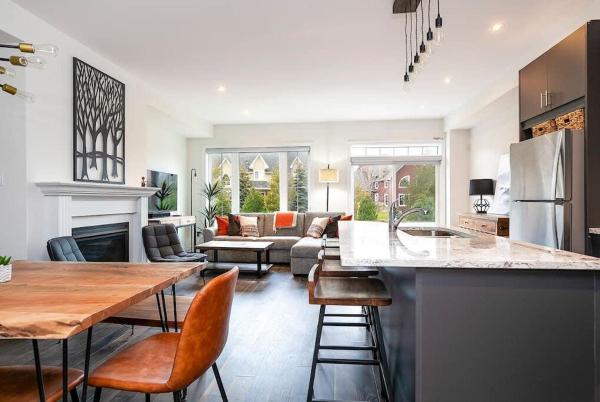 Luxury Townhome - Private Patio Shuttle Trails - Collingwood