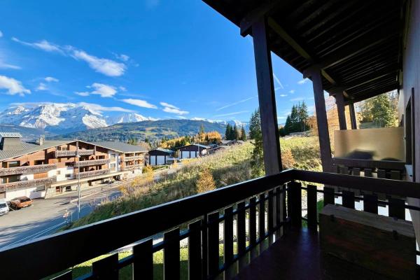 The Balcony Of The Giant - Combloux