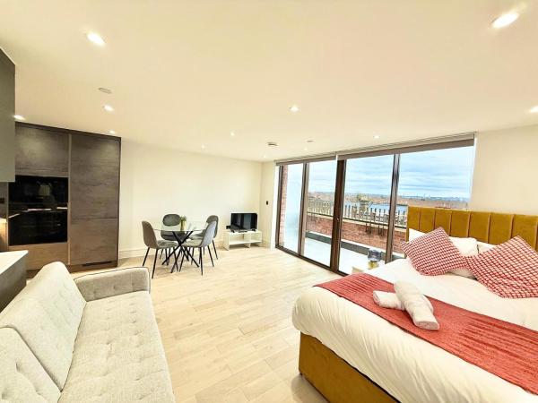 Colts Villages Apartment In London - 일퍼드