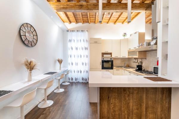 About Colosseo - Appartamento Al Colosseo Nel Cuore Di Roma - Wifi Gratuito - Monti