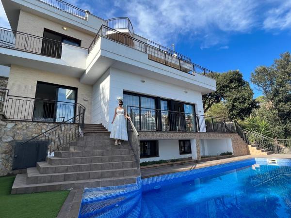 Villa De Lujo Con Vistas Al Mar Y Piscina Privada - Pineda de Mar