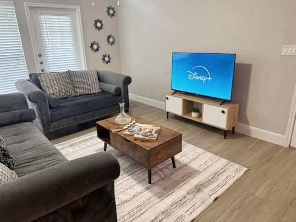 Central 3bed 2bath 5 Min Walk To Nrg Near Mdc - Houston, TX