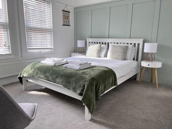 Stylish Caversham Town-house Free Parking & Garden - Reading