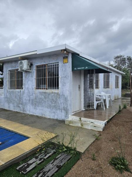 Casa De Playa Con Piscina - Uruguay