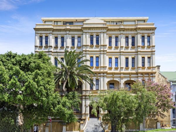 Bright & Spacious Surry Hills Apartment - Coogee