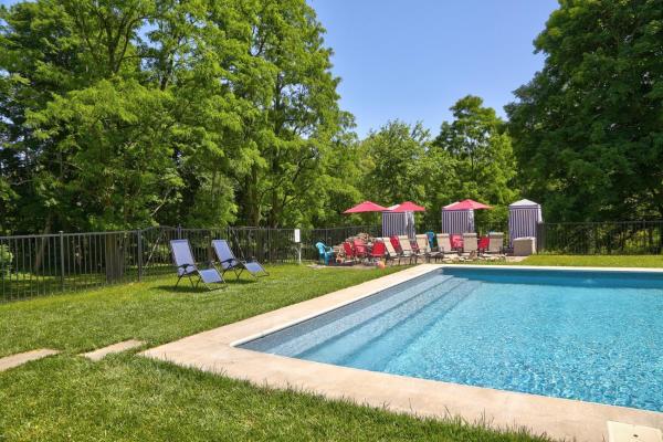 The Magnolia Cottage Seasonal Heated Pool - State of New York