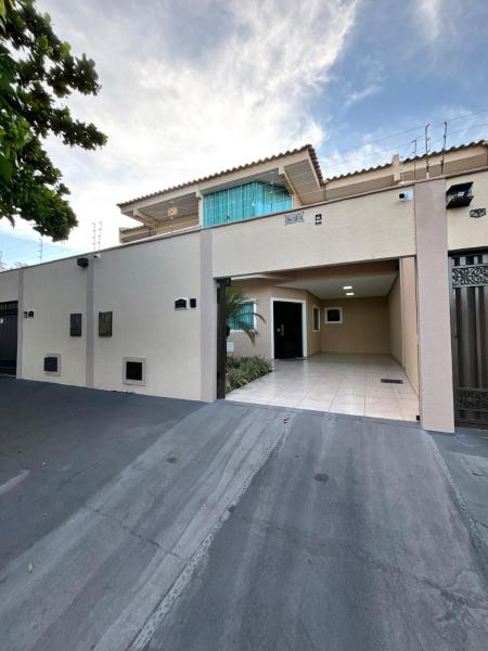 Sobrado 3 Quartos Próximo Ao Shopping Flamboyant E O Parque Areião - Goiânia