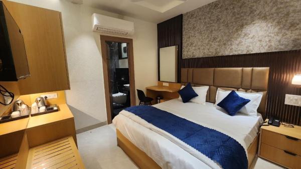 Somnath Palace - Varanasi