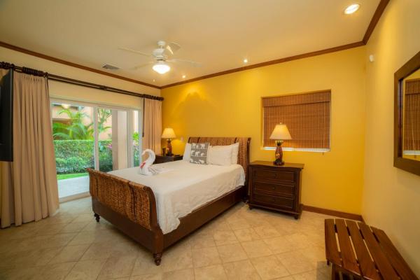 Veranda 5f - 2 Bdr 2 Bath - Playa Herradura