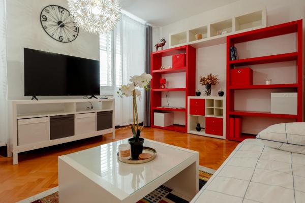 Red Apple - Trieste