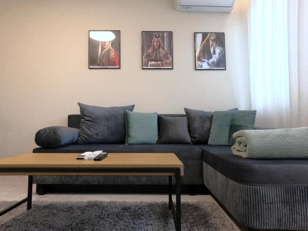 Contemporary Homes With Balcony - Sofia