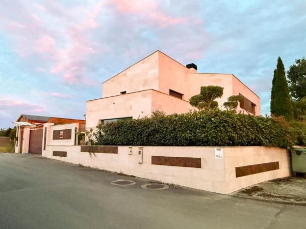 Espectacular Casa Con Piscina - Santander