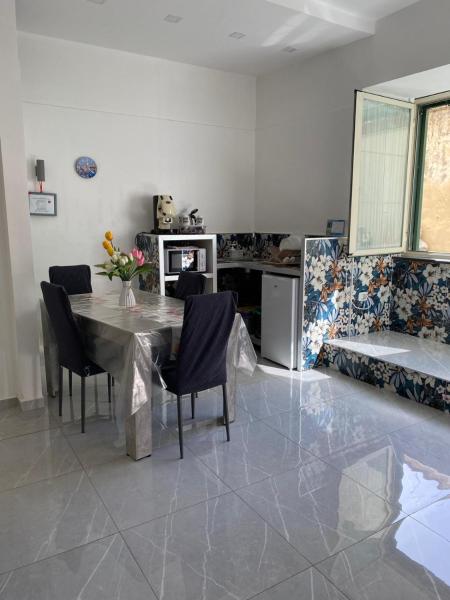 Le 3 Sorelle House - Naples