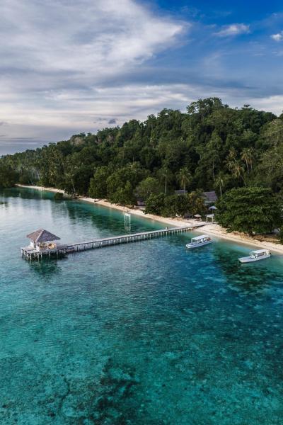 Reconnect - Private Island Resort & Dive Center Togean - Buka Buka Island - Central Sulawesi