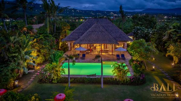 Villa Agus Mas - Serene & Calm Beachfront Villa! - Bali