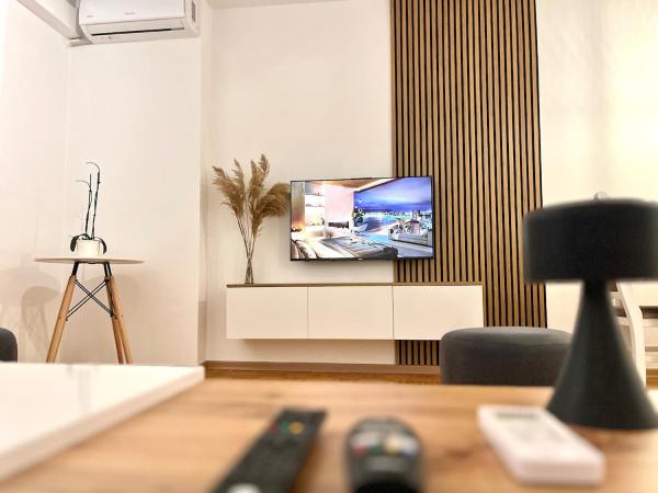 Cozy 1 Bedroom And Private Parking - Kosovo