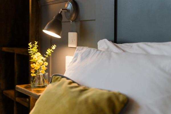 Irvine Guest House - Ardrossan, UK