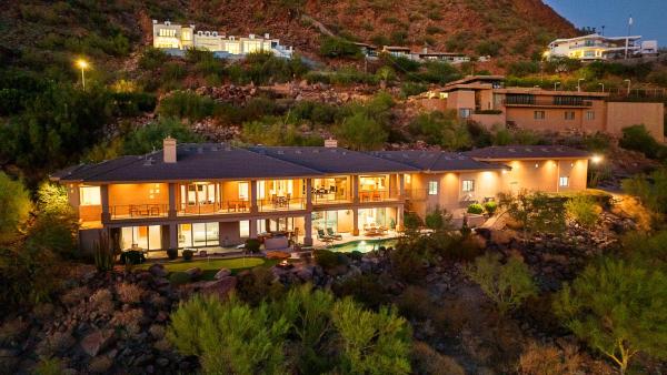Luxury On Camelback Mountain - Phoenix, AZ