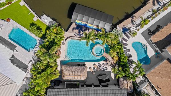 Aquaholics - Anna Maria Island, FL