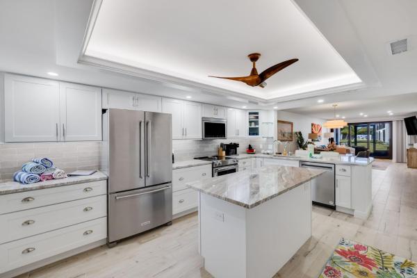 Pointe Santo D1 - Gorgeous Residence, Fantastic Amenities, Walk Out Patio, And Direct Gulf Views - Sanibel Island, FL