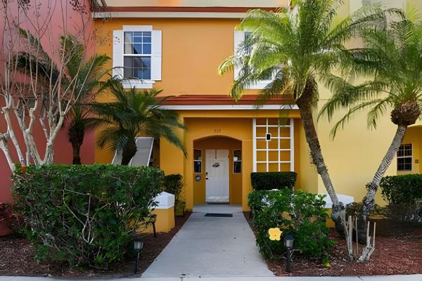 Lovely And Charming Home Near Disney 3bd/2.5ba - Kissimmee, FL