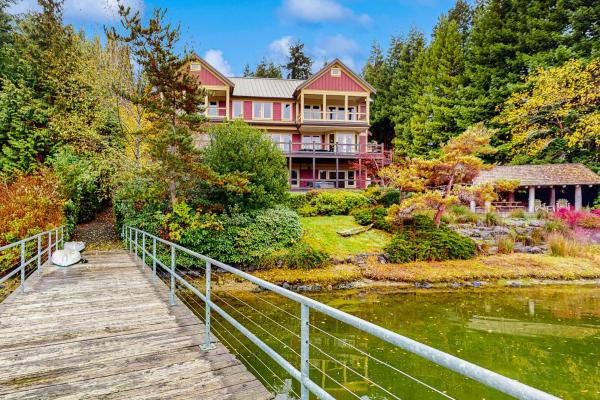 Hidden Cove Hideaway - Bainbridge Island, WA