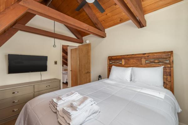 The Play Pen - Murphys, CA