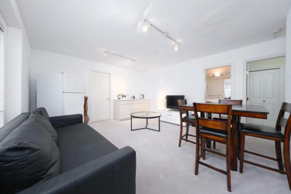 Private Guesthouse In Prime Location - Vancouver