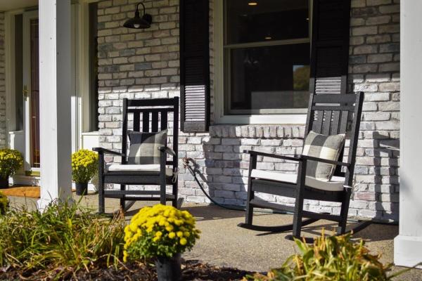 "Zen Den" On The Lake By Roxy Rentals - Plymouth, MN