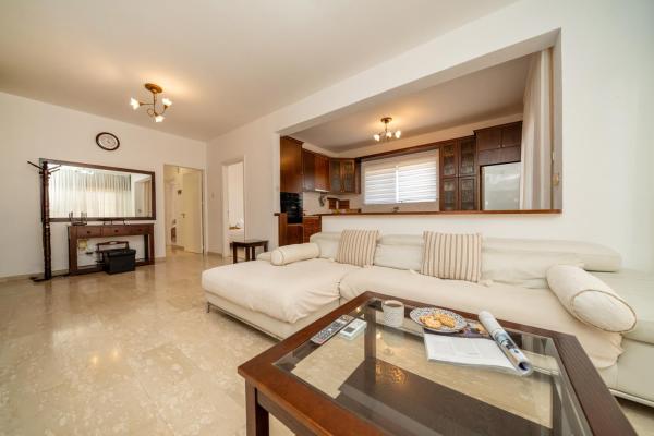 3 Bedroom Flat Central, Beach, Walking Streets - Limassol