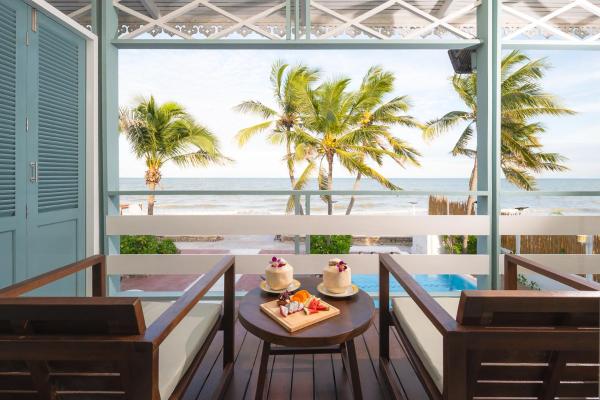 Oceanfront Colonial Beach Villa 6bedrooms, Sleeps 28 - Hua Hin