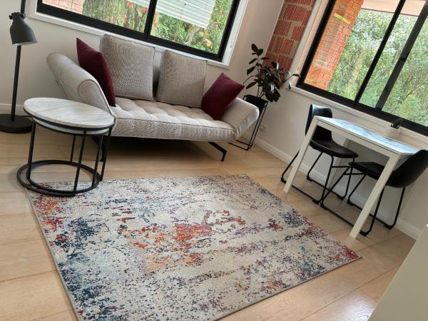 Adorable 1 Bedroom Private Apartment - Bright