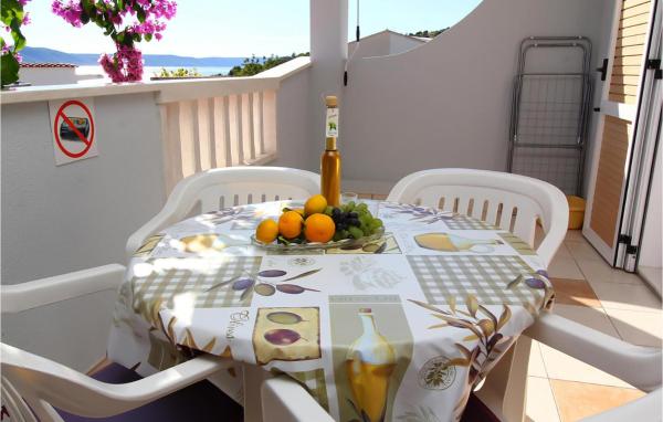 Cozy Apartment In Zivogosce With Wifi - Drvenik