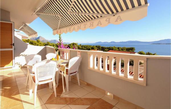 Cozy Apartment In Zivogosce With House Sea View - Drvenik