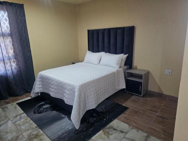 Sunrise Guest House - Sun City, AZ