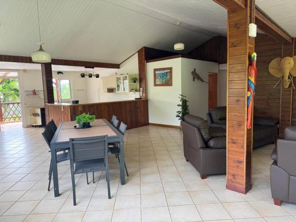 Le Petit Morne - Anse des Rochers