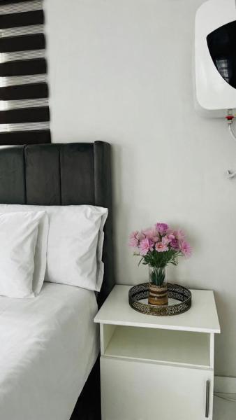 4 At Granada 2 - East London