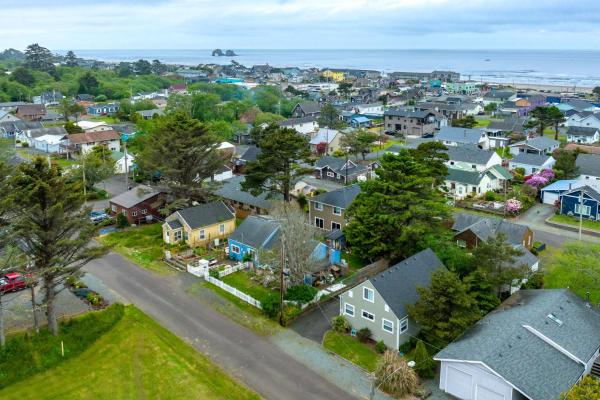 Easy Street - Rockaway Beach, OR