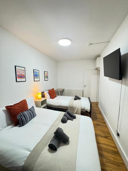 2 Bed Flat Canning Town, Near Canary Wharf, Excel, O2, Sleeps 5 - Woolwich