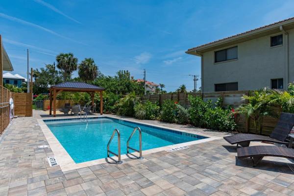 400 South - Unit C - Cocoa Beach, FL